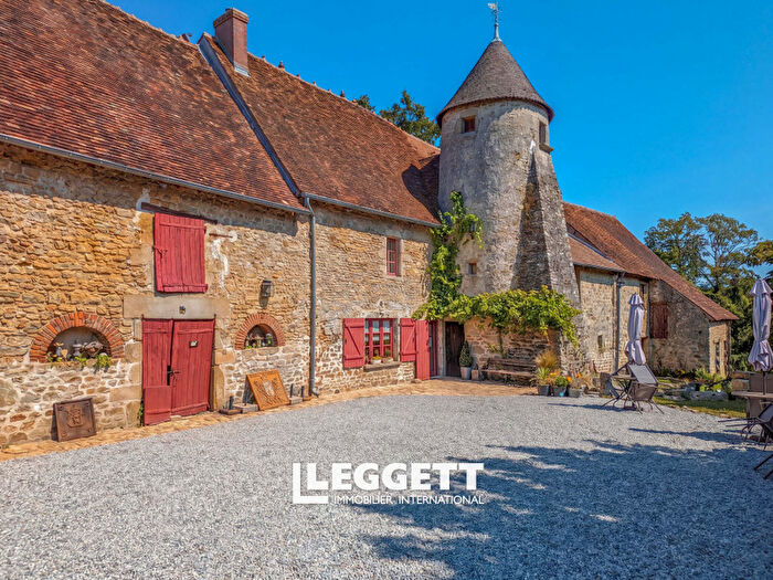 Maison 16 pièces à Arnac-la-Poste, à vendre