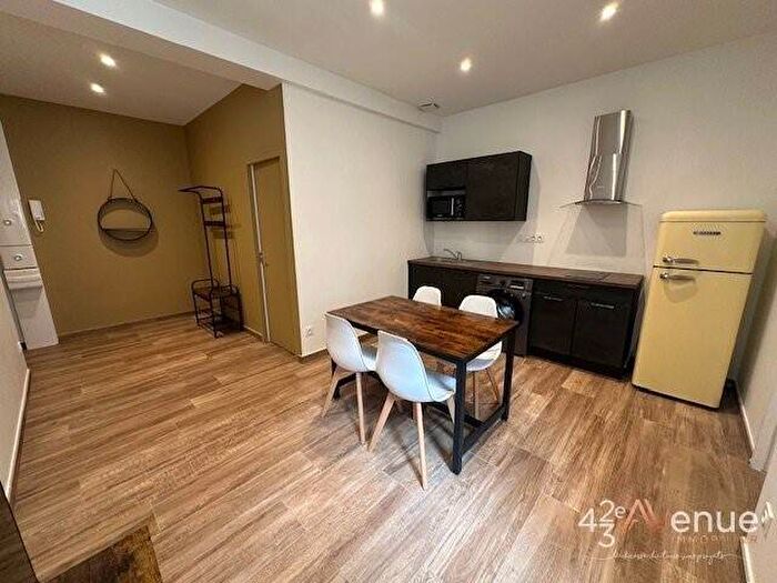 Appartement à louer - Colline des Pères-Tardy, Saint-Étienne - 2 pièces - 1 chambre