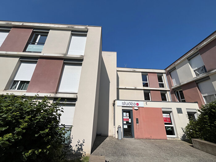 Appartement 1 pièce à Bron, Aviation, à vendre
