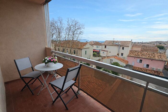 Appartement à vendre - Carqueiranne - 3 pièces - 2 chambres