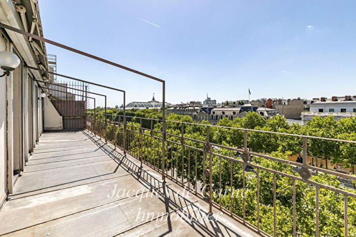 Appartement à louer - Paris e , Saint-Philippe du Roule - 4 pièces - 3 chambres