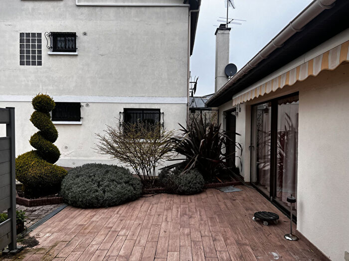 Maison à vendre - Ormesson-sur-Marne - 6 pièces - 5 chambres