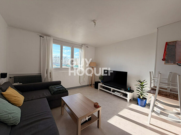 Appartement à louer - Décines-Charpieu, Centre-ville - 3 pièces - 2 chambres