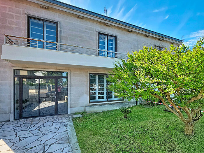 Maison à vendre - Pessac, Verthamon, Haut Biron - 5 pièces - 3 chambres