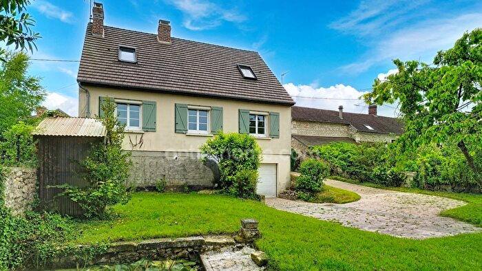 Maison à vendre - Verneuil-en-Halatte - 5 pièces - 4 chambres