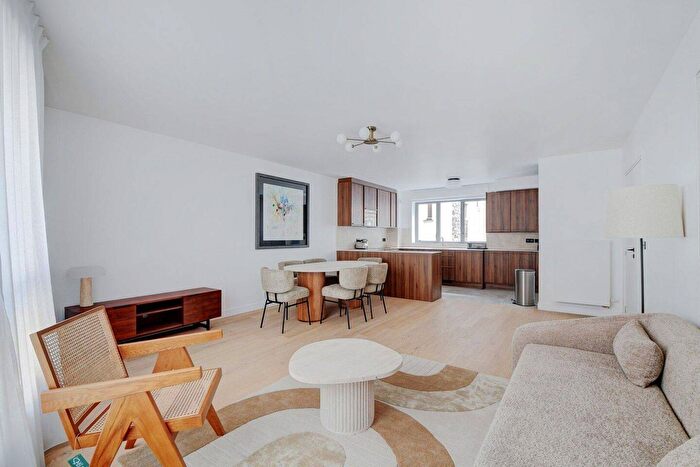 Appartement 3 pièces à louer à Porte Dauphine, Paris 16ème arrondissement