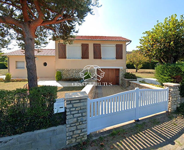 Maison à vendre - Queaux - 7 pièces - 4 chambres