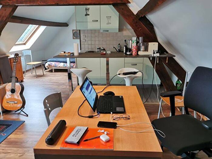 Appartement à louer - Couronne Centrale, Bourges - 1 pièce - 1 chambre