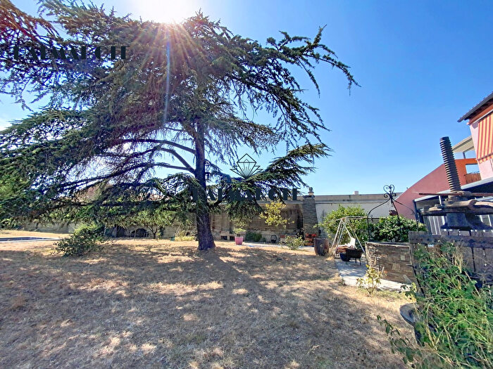 Maison 5 pièces à Pia, à vendre