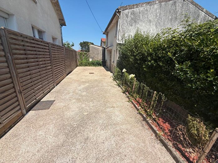 Appartement à louer - Vouneuil-sous-Biard - 3 pièces - 2 chambres