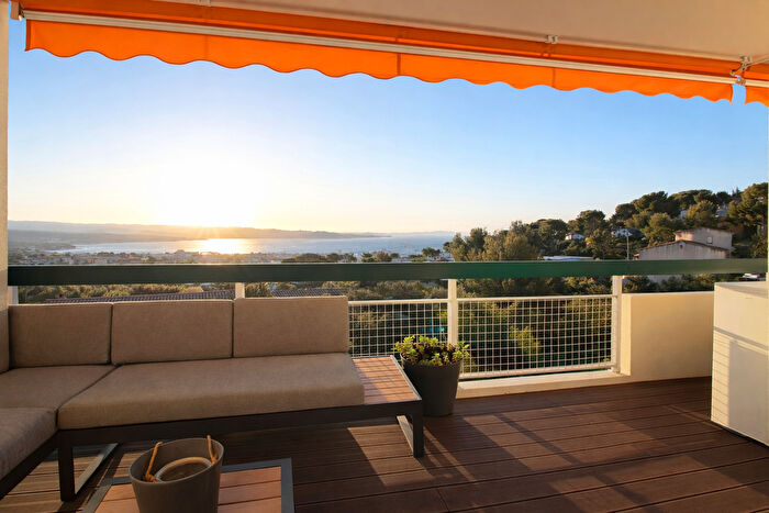 Appartement à vendre - La Ciotat, Groupède, Le Pin de la Fade, Saint-Loup - 3 pièces - 2 chambres