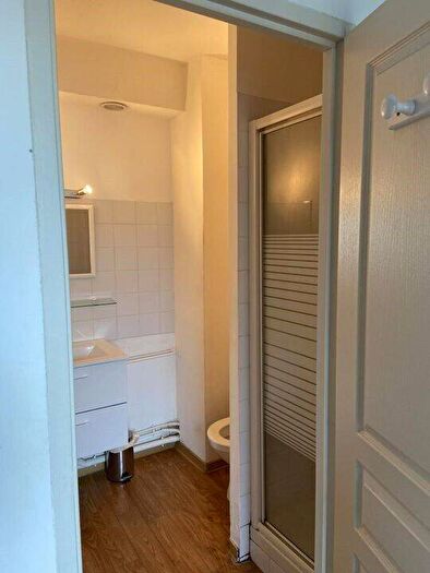 Appartement à louer - Fontcouverte, Avignon - 1 pièce