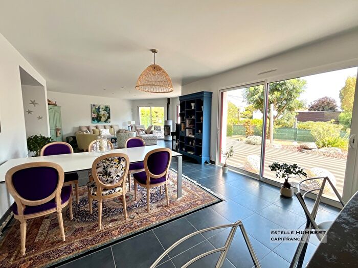 Maison 8 pièces à LOrbrie, à vendre