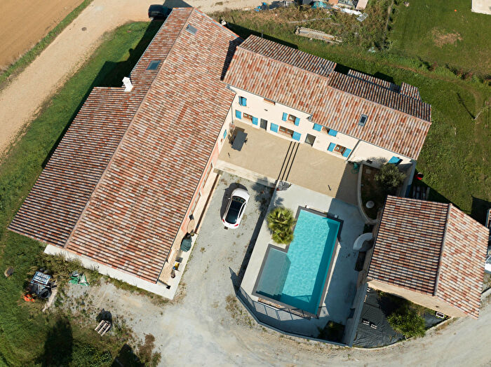 Maison à vendre - Saint-Bardoux - 8 pièces - 5 chambres
