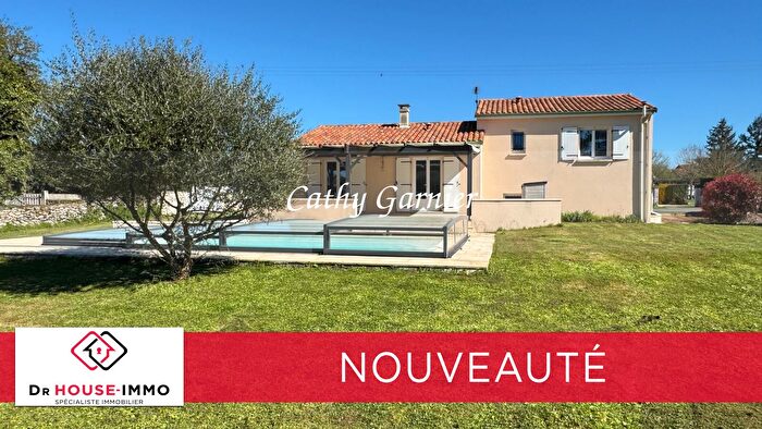 Maison à vendre - Quinçay - 4 pièces - 3 chambres