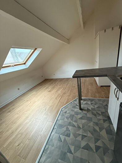 Appartement à louer - Melun, Rive de Seine, Sud - 1 pièce