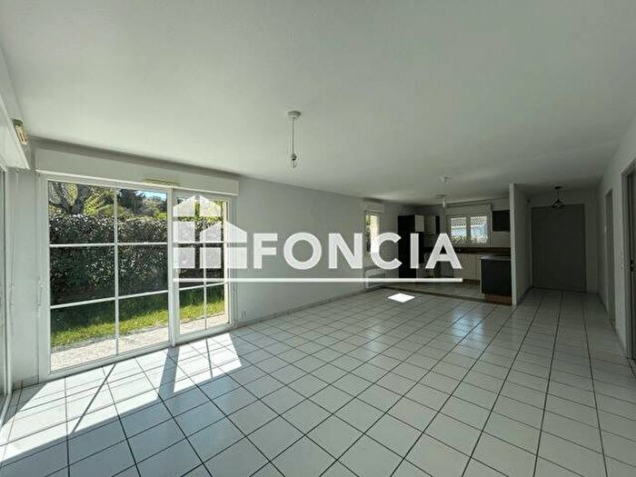 Maison à louer - Pujols - 4 pièces - 3 chambres