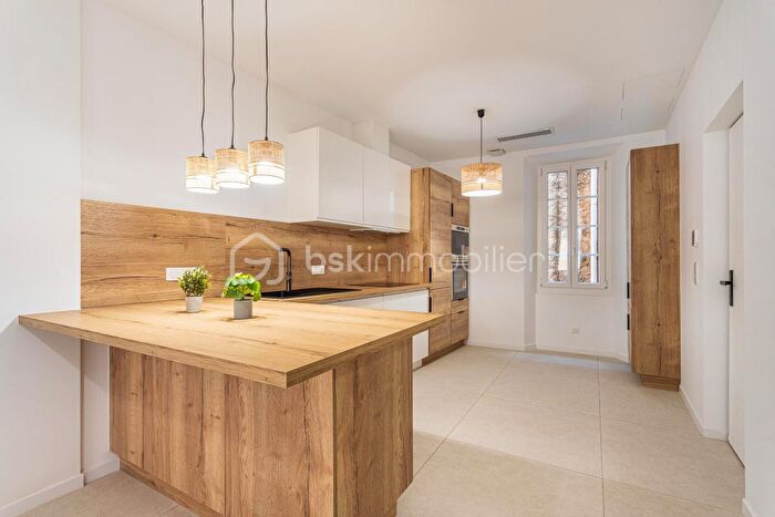 Appartement à vendre - Hyères, Centre-ville - 2 pièces - 1 chambre