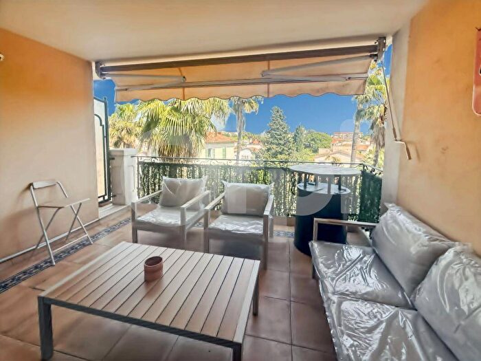 Appartement à louer - La Gare, Hyères - 2 pièces - 1 chambre