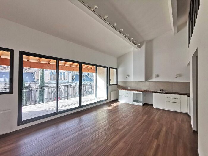 Appartement à louer - Gambetta, Nîmes - 3 pièces - 2 chambres