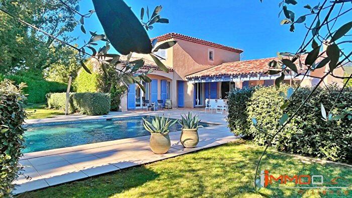 Maison à vendre - Saint-Cézaire-sur-Siagne - 6 pièces - 5 chambres