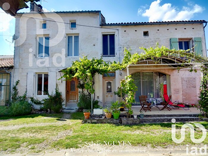 Maison à vendre - Rouillac - 7 pièces - 5 chambres