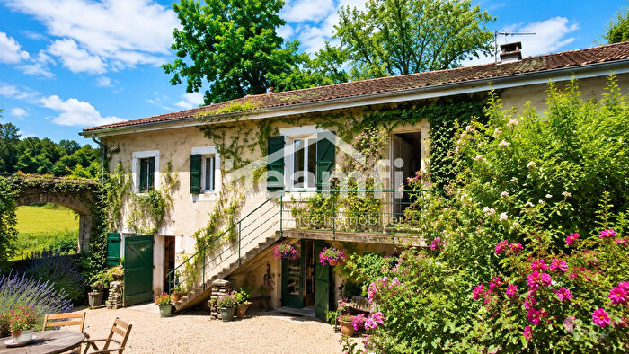 Maison 10 pièces à Courpière, à vendre