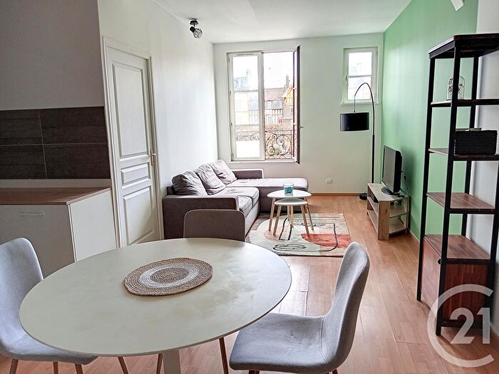 Appartement à louer - Troyes, Cathédrale - 4 pièces - 3 chambres