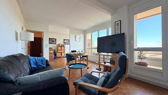 Centre-Bourg, Saint-Genis-Laval - Appartement 3 pièces à louer