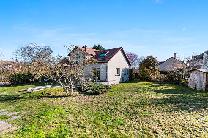 Maison à vendre - Orgeval - 9 pièces - 6 chambres
