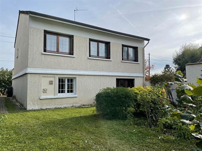 Maison à vendre - Pontault-Combault - 5 pièces - 3 chambres