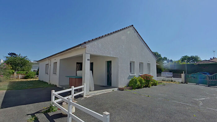 Dangé-Saint-Romain - Maison 4 pièces à vendre