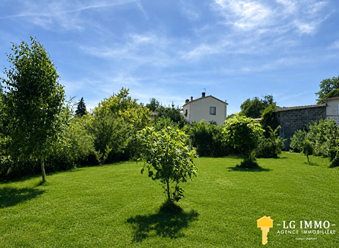 Mortagne-sur-Gironde : Maison 6 pièces à vendre
