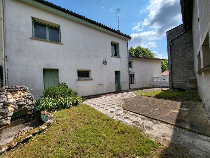 Maison à vendre - Loulay - 7 pièces - 5 chambres