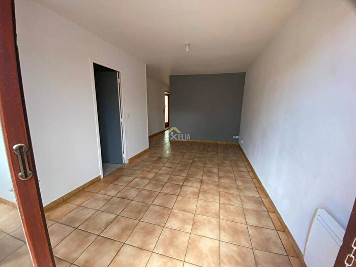 Issou : Appartement 2 pièces à louer