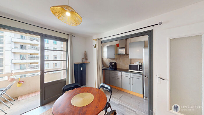 Appartement à vendre - Chambéry, Centre-ville - 4 pièces - 3 chambres