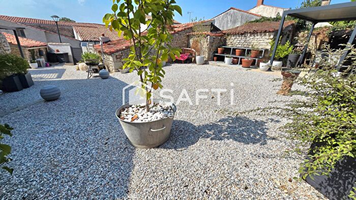 Maison à vendre - La Bretonnière-la-Claye - 6 pièces - 3 chambres