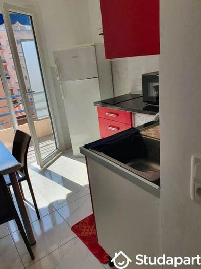Pont Dulys, Antibes : Appartement 1 pièce à louer