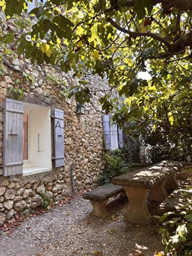 Eygalières : Maison 3 pièces à louer