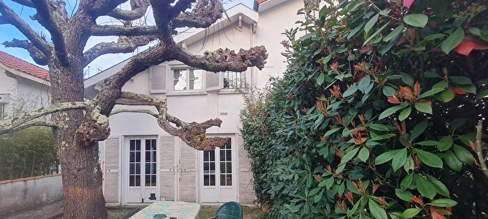 Maison à vendre - Pessac, Verthamon, Haut Biron - 6 pièces - 4 chambres