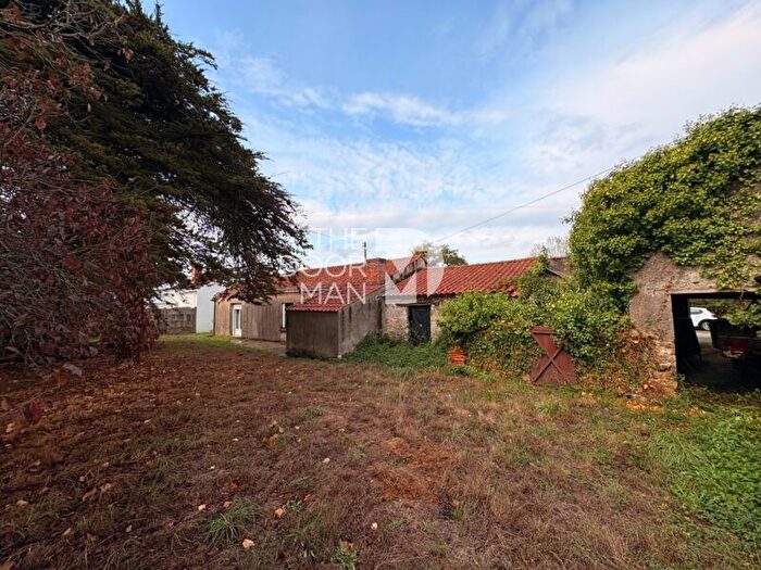 Saint-Hilaire-de-Chaléons : Maison 5 pièces à vendre