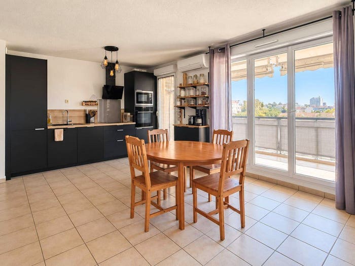 La Capelette, Marseille 10ème arrondissement : Appartement 4 pièces à louer