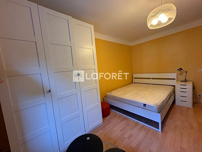 Appartement à louer - Centre-Stade, Chambéry - 5 pièces - 4 chambres