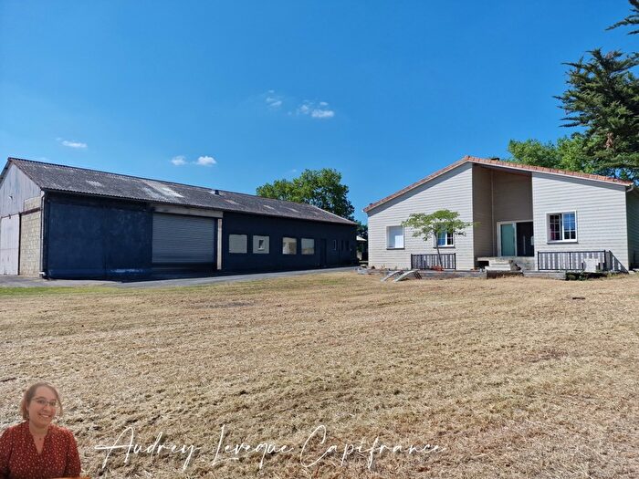 Maison à vendre - Bernay-Saint-Martin - 7 pièces - 4 chambres