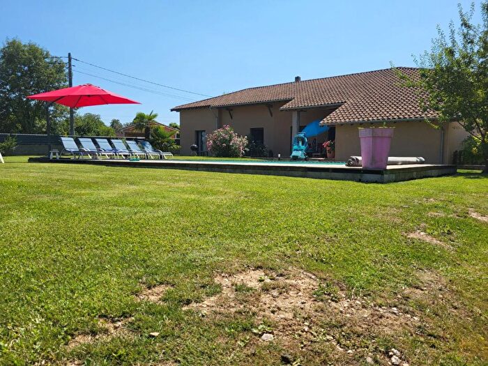 Maison à vendre - Châtillon-sur-Chalaronne - 8 pièces - 7 chambres