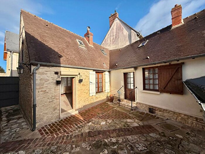 Chaumont-en-Vexin : Maison 3 pièces à vendre