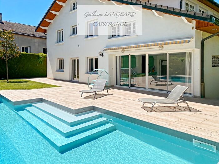 Maison à vendre - Oyonnax, Belmont - 9 pièces - 5 chambres