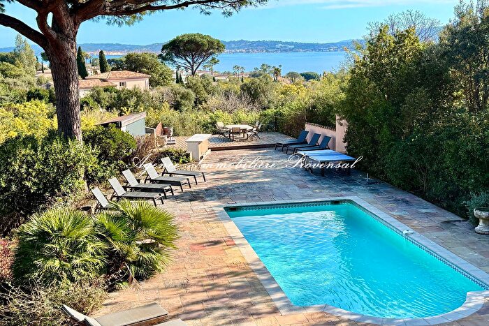 Maison à vendre - Grimaud - 8 pièces - 5 chambres