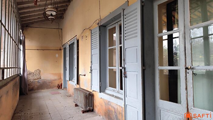 Maison à vendre - Bâgé-la-Ville - 8 pièces - 4 chambres