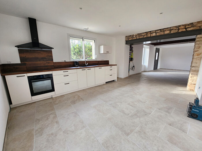 Maison à vendre - Saint-Aubin-la-Plaine - 5 pièces - 3 chambres